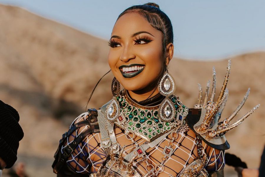All Of Shenseea’s Stunning Looks In The 'Run Run' Music Video: Photos ...